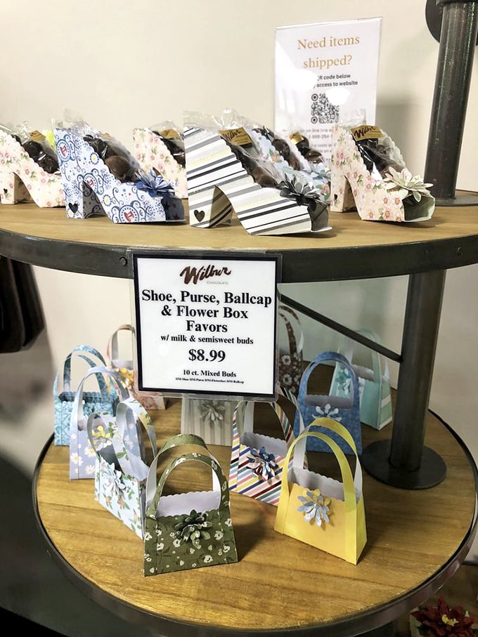 Chocolate high heels and purses prove that fashion is always more appealing when it's edible. Coco Chanel would approve of these cocoa accessories.