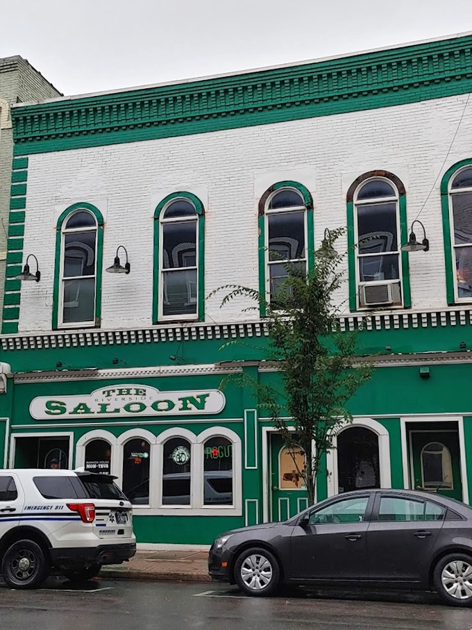 The Saloon's distinctive green and white fa&ccedil;ade promises affordable libations and local conversation &ndash; the kind of place where everybody might actually know your name.