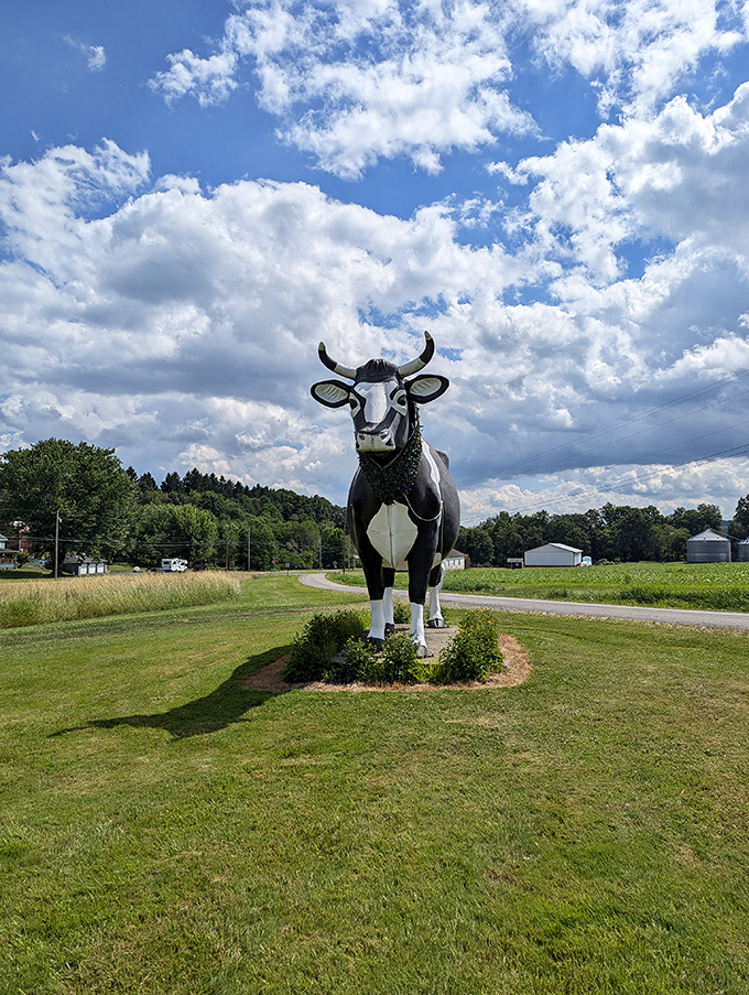 "Excuse me, do you have this in a smaller size?" The Big Cow's imposing presence against the dramatic Pennsylvania sky makes for an udderly perfect photo op.