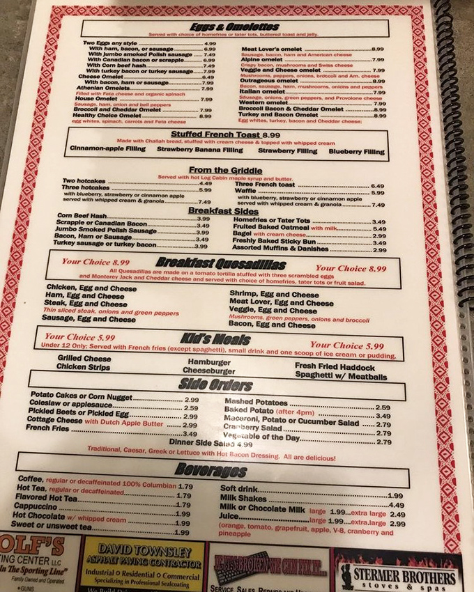 The menu reads like a love letter to American classics. No molecular gastronomy here, just the promise of dishes that understand what comfort truly means.