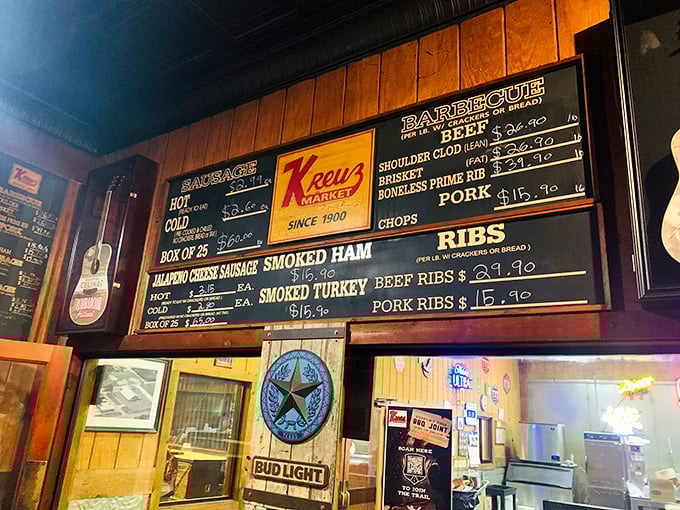 The menu board tells you everything you need to know: meat, meat, and more meat. No sauce needed, no apologies offered.