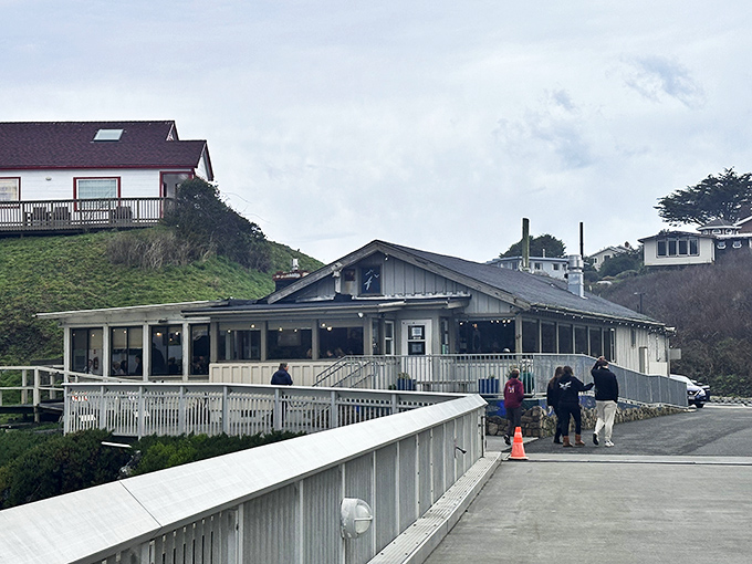 Coastal dining at its finest &ndash; where the seafood travels yards, not miles, to reach your plate and every table comes with a side of Pacific panorama.