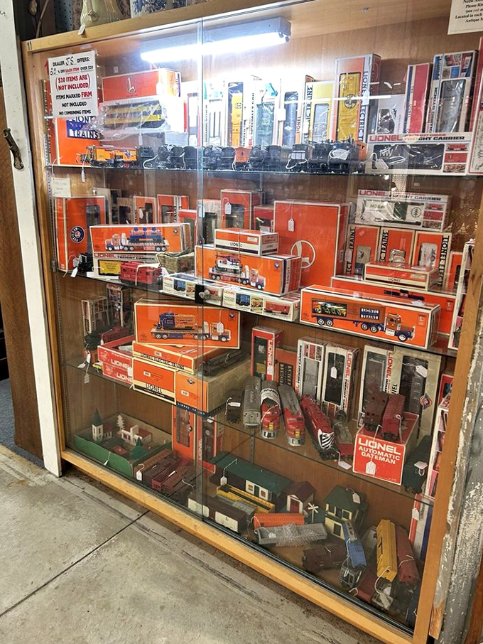 This Lionel train collection would make any model railroad enthusiast's heart race faster than the Pennsylvania Limited heading to Chicago. 