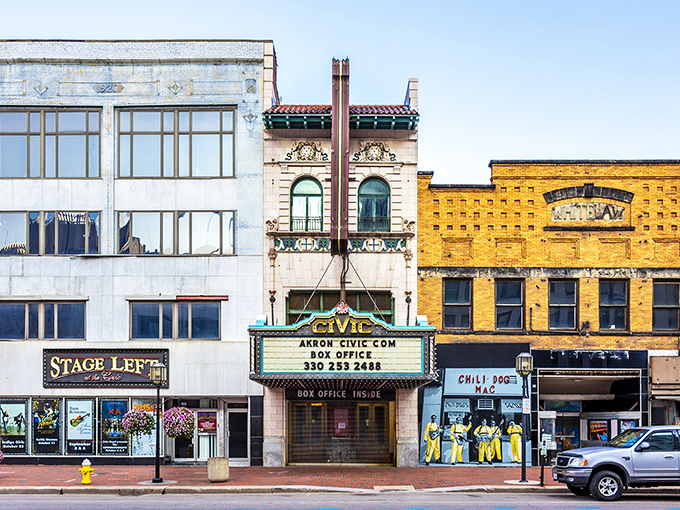 Akron's skyline at dusk offers big-city vibes without the big-city price tag&mdash;perfect for retirees watching their pennies.