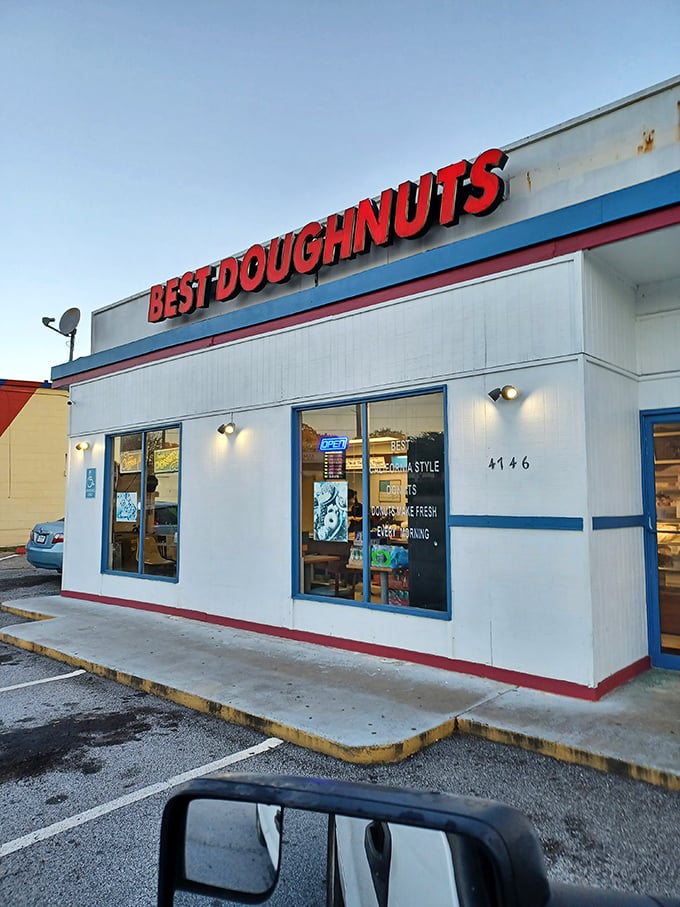 Best Country Doughnuts' no-nonsense exterior houses some of Georgia's most talked-about fritters. Sometimes plain buildings hide extraordinary flavors!