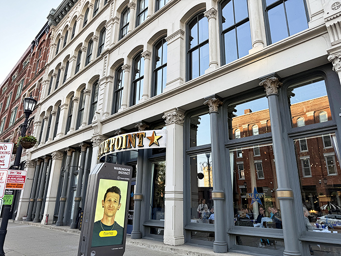 Historic architecture meets ocean freshness at this Cleveland gem, where elegance doesn't get in the way of finger-licking goodness.