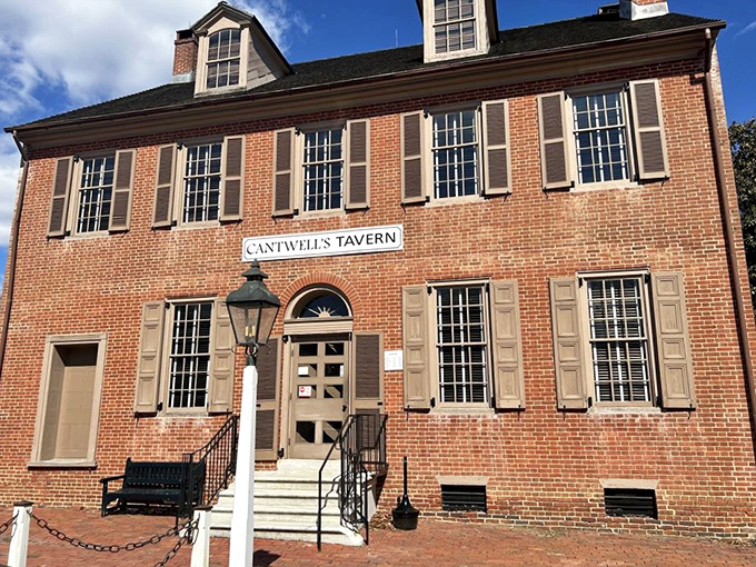 Cantwell's Tavern stands proudly in brick colonial splendor. George Washington never ate here, but he definitely should have!