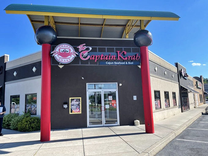 Captain Krab's bold red pillars stand like sentinels guarding treasures of the deep. Cajun seafood has found a home in Harrisburg!