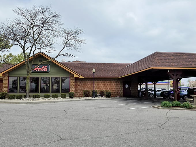 Hollywood glamour meets Midwest charm at this brick beauty that's been feeding Fort Wayne families for generations.