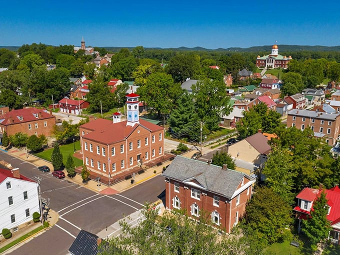 Rolling hills cradle this German-influenced town where vineyards meet Missouri River valley beauty and Old World charm. 