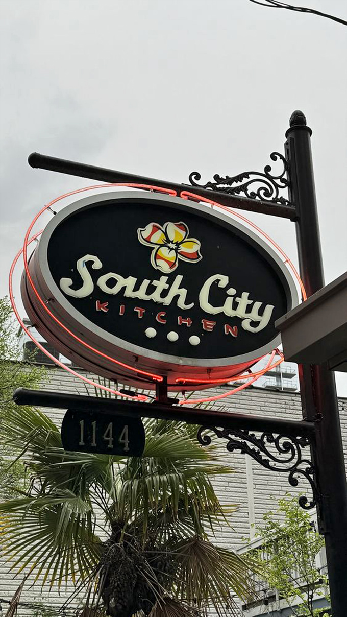 Midtown elegance meets down-home cooking &ndash; where your grandmother's recipes get a sophisticated Southern makeover.