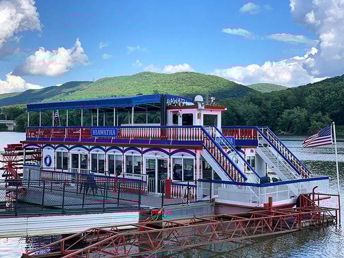 The Hiawatha riverboat stands ready for adventure&mdash;Mark Twain would approve of this watery escape.