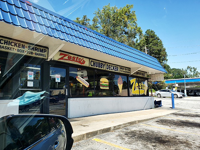 That blue roof signals burger paradise ahead. Zesto's retro charm is like comfort food for your eyes. 