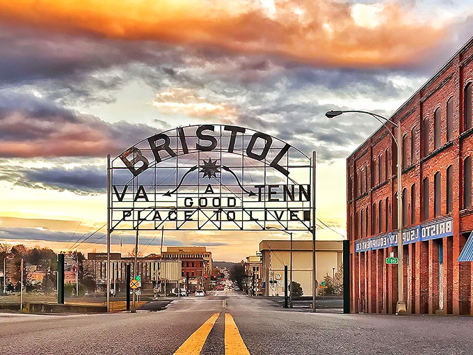 "A Good Place to Live" indeed! Bristol's iconic sign spans State Street, welcoming visitors to this unique two-state city at sunset.