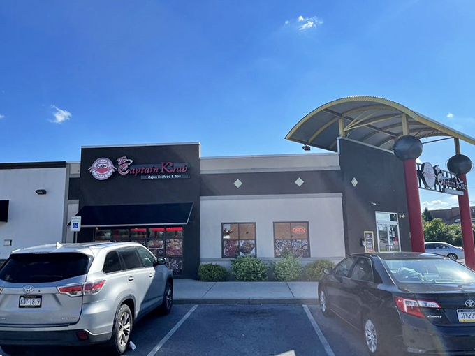 No beach in sight, but Captain Krab brings the coastal feast inland. That crab logo practically winks at hungry passersby.