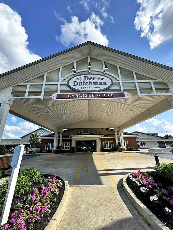 Sunshine illuminates Der Dutchman's welcoming facade&mdash;inside awaits fried chicken so good it should have its own fan club.