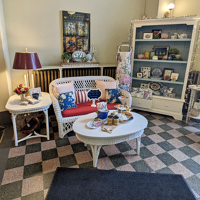 Wicker, checkered floors, and enough blue accents to make Wedgwood jealous. Jackson Square's vignettes are ready for their home magazine close-up.