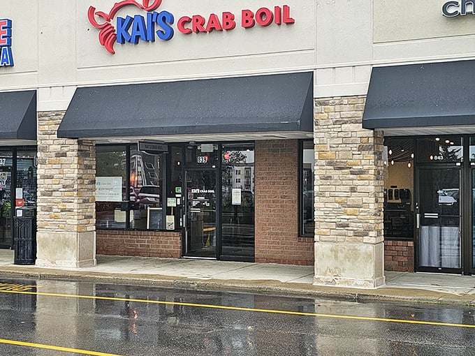 Behind this modest storefront lies seafood magic in plastic bags—where garlic butter sauce transforms ordinary mall dining into extraordinary feasting.