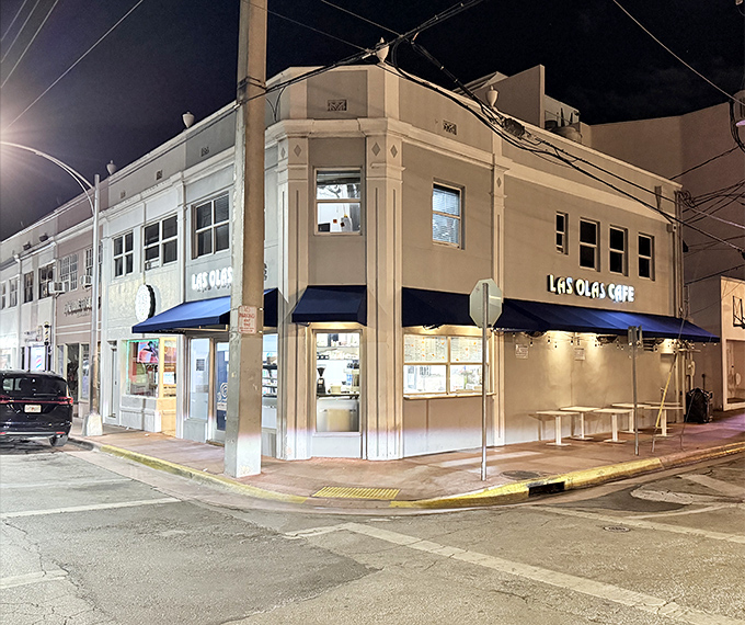 Night or day, this little blue-trimmed caf&eacute; serves up Cuban coffee strong enough to jumpstart your heart.