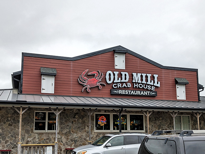 Part rustic barn, part crab paradise. The red crab sign is your signal that spectacular seafood memories are about to be made.