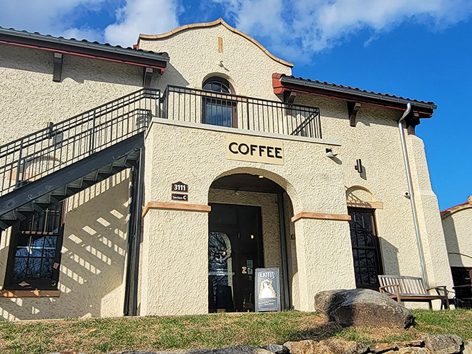 Coffee may be in the name, but those donuts deserve equal billing in this architectural gem.