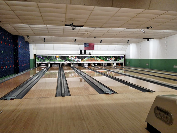Nothing says affordable entertainment like a classic bowling alley. Clinton Lanes offers nostalgic fun without the wallet-draining prices of big-city diversions.