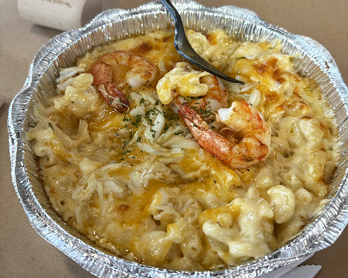 Creamy, dreamy seafood mac and cheese that makes you wonder why anyone bothers with the plain version. Those plump shrimp are just showing off!