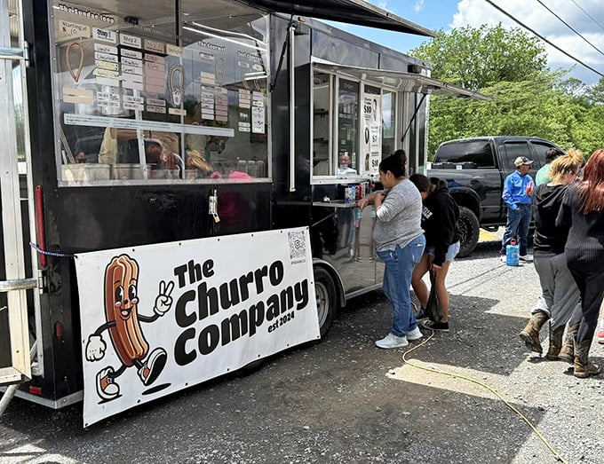 The Churro Company food truck proves that treasure hunting builds an appetite. Nothing fuels bargain hunting like cinnamon-sugar goodness.