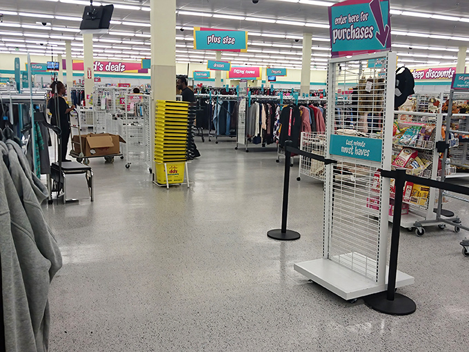 Aisles wide enough for cart-passing and treasure-hunting maneuvers &ndash; the strategic shopper appreciates good floor planning almost as much as good deals.