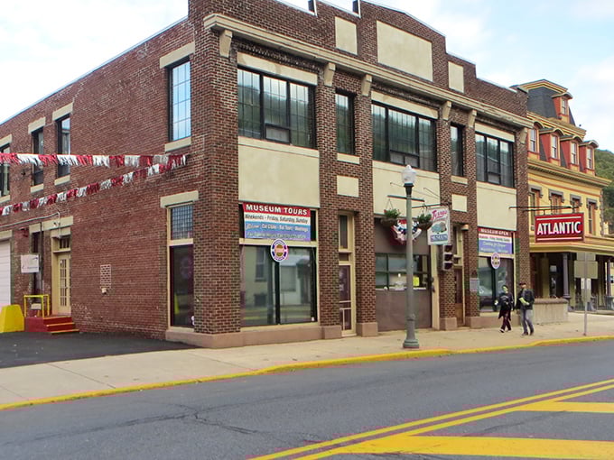 Jerry's Museum stands as Pottsville's tribute to American nostalgia, where vintage treasures and local artifacts tell the story of a community that values its colorful past.
