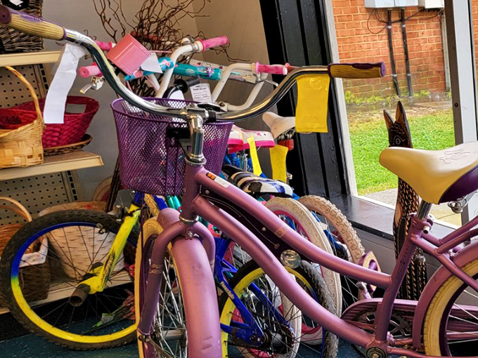 Bicycles with personality! This pink beauty is just waiting for its second act&mdash;like a Broadway understudy finally getting its moment in the spotlight.