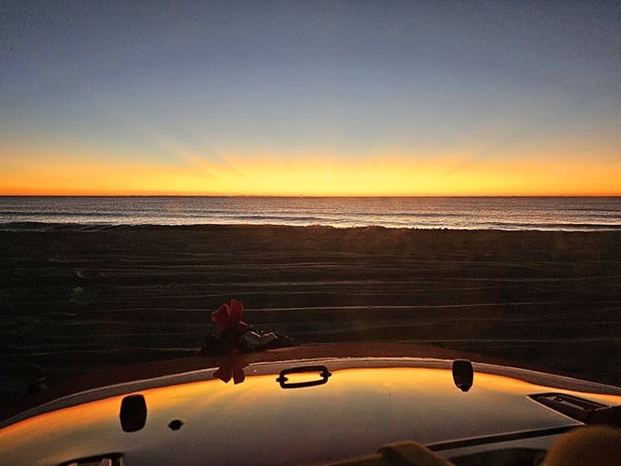 Sunrise or sunset? Only your camera knows for sure. Mother Nature's daily magic show makes early risers of even the most dedicated night owls.