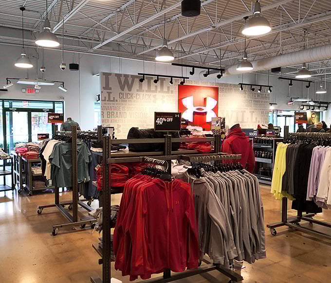 The Under Armour mothership has landed! Athletic wear paradise where weekend warriors and actual athletes alike can dress the part without breaking the bank.