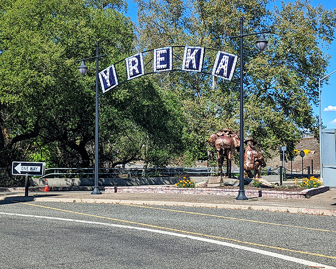 "Y-R-E-K-A" &ndash; the town's welcoming arch and bronze prospector sculpture greet visitors with a nod to the gold mining heritage that put this place on the map.