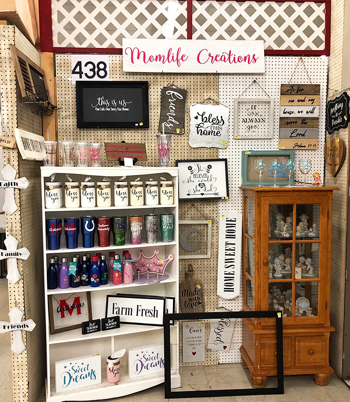 "Home Sweet Home" takes on new meaning at this booth, where farmhouse chic meets Midwestern sensibility in a symphony of inspirational signage.