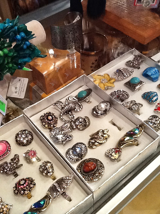 Vintage baubles and sparkly treasures arranged with care – each ring tells a story of decades past and waits for its next chapter.