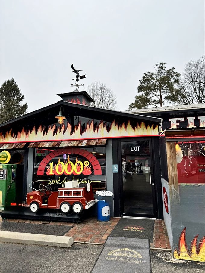 Flames painted on the building are your first clue &ndash; 1000&deg; Wood Fired Pizza takes its name very seriously!