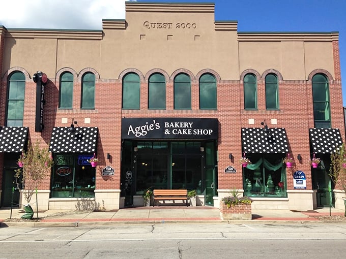 Aggie's grand brick fa&ccedil;ade might look fancy, but inside it's all about unpretentious, old-world donut perfection that locals have treasured for generations.