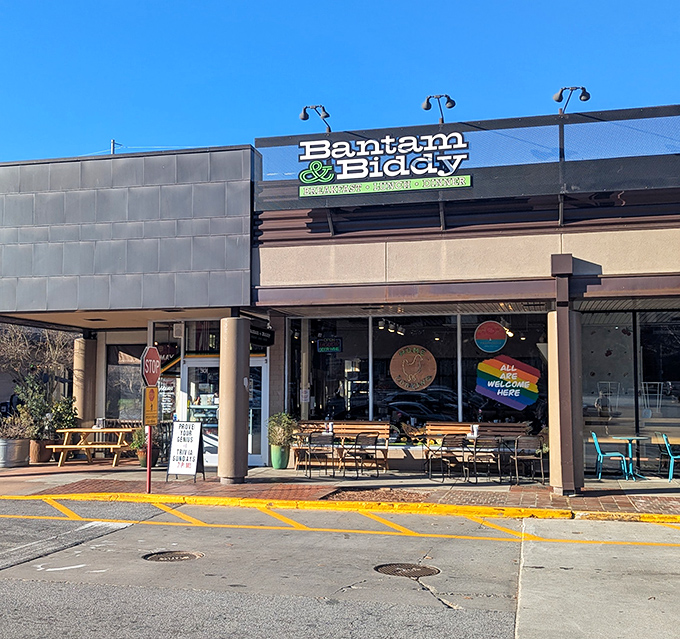 "Locally owned" never tasted so good &ndash; this corner spot proves neighborhood joints know chicken best.