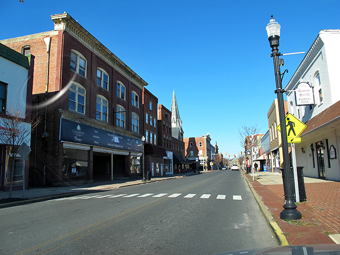 Cambridge's district combines historic charm with modern amenities. Those brick buildings have weathered centuries of Chesapeake storms.