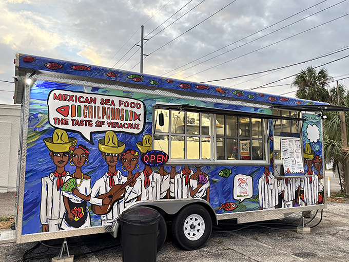Chilpayas brings Veracruz to Tampa in a riot of color and flavor &ndash; like a Mexican seafood fiesta that somehow fits on four wheels.