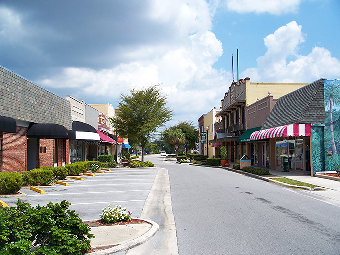 Lake Wales' colorful storefronts invite window shopping without wallet-opening. Retirement paradise doesn't need ocean views!