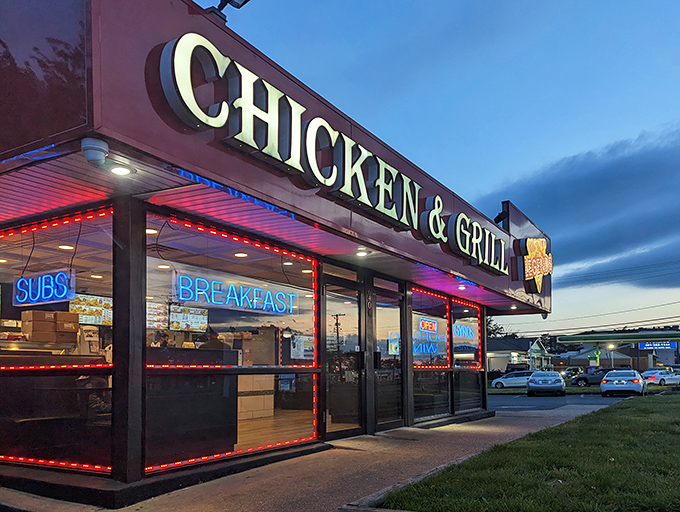 When the neon lights come on, this corner spot transforms into a beacon of crispy, spicy comfort for hungry night owls.