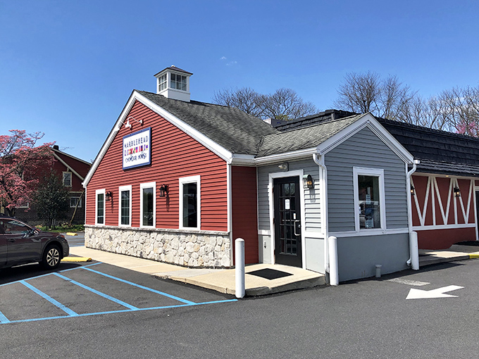 This New England-style barn landed in Easton, bringing wicked good chowder with it.