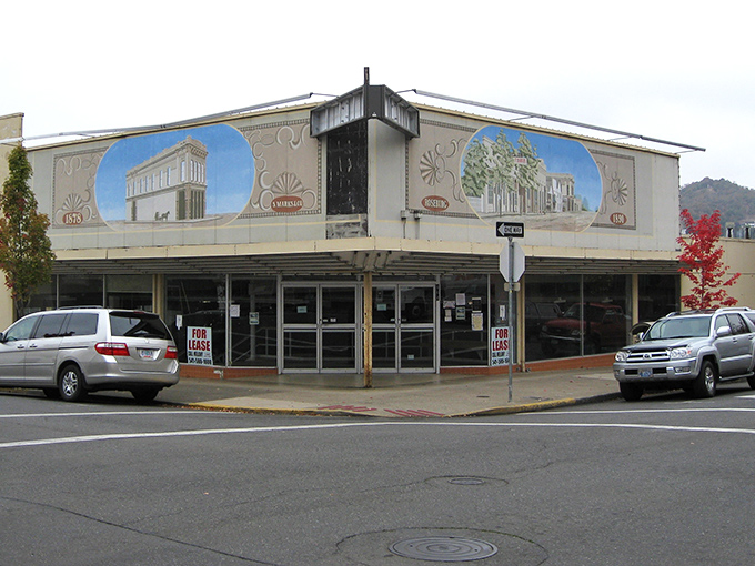 Roseburg's historic buildings stand shoulder to shoulder, creating a downtown that feels like stepping into a Norman Rockwell painting.