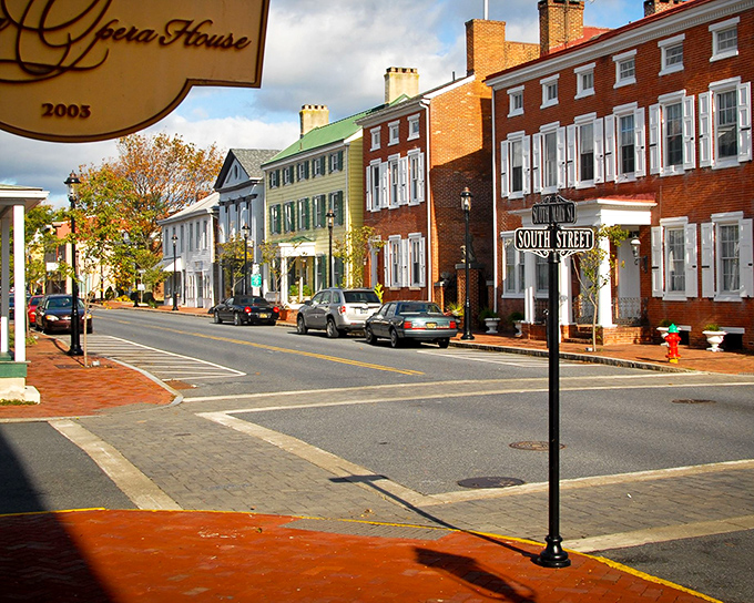 Smyrna's downtown looks like it belongs on a postcard—the kind you'd send to make friends jealous of your weekend getaway.