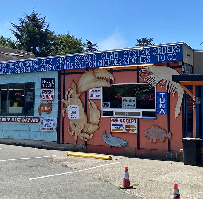 South Beach Fish Market's colorful mural tells you everything you need to know. This place takes seafood seriously—but serves it with a smile.