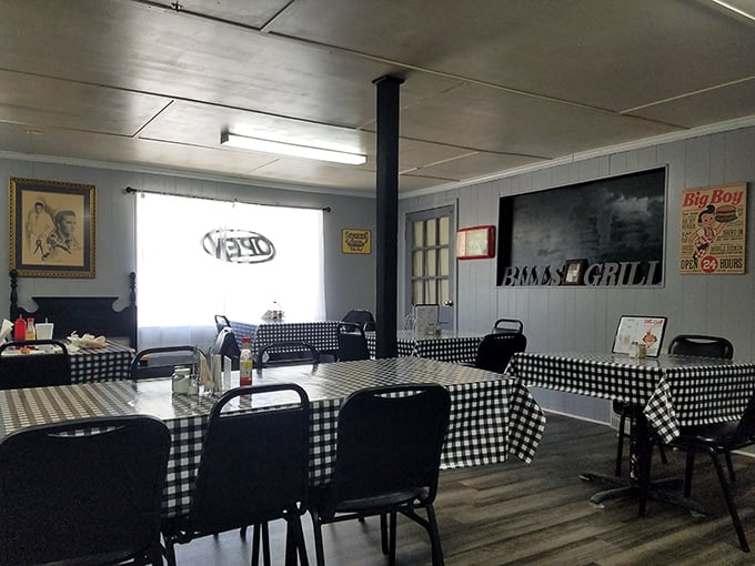 Bill's Grill (Patrick): Black and white checkered tablecloths set the stage for burger simplicity that would make your grandmother proud.