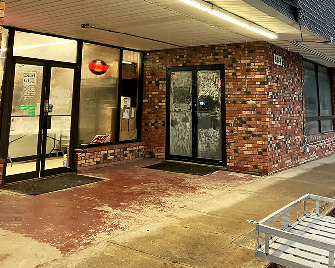 No-nonsense exterior, extraordinary donuts within. Carlson's proves beauty is more than facade-deep in the donut world.