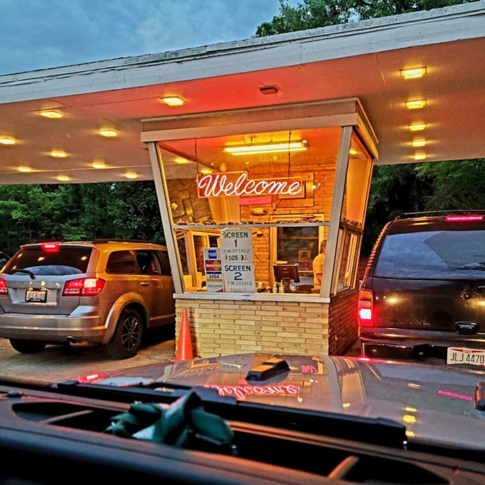 That white Nissan has the right idea at Melody 49&mdash;center position, perfect sightline. Some movie-watching spots are worth arriving early for!